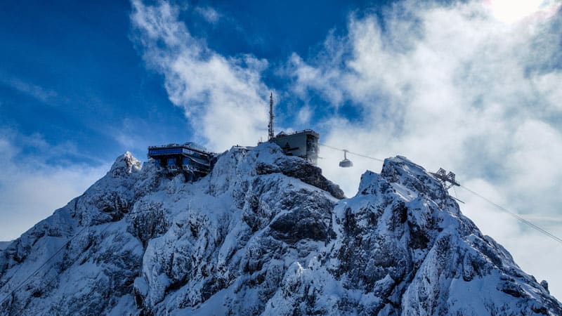 Tiroler Zugspitz Arena startet mit neuer Bahn in die Wintersaison ☀️ ...